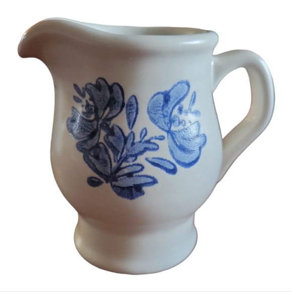 Pfaltzgraff | Kitchen | Vtg Creamer Pitcher Stoneware Yorktowne By ...